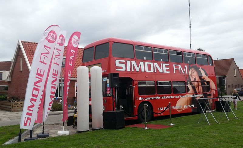 Otto presenteert op Simone FM vanuit de Rozenhof