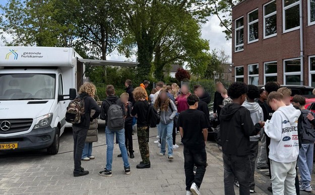 Open gesprekken over roken en vapen bij de Gezonde Huiskamer op Dollard ...